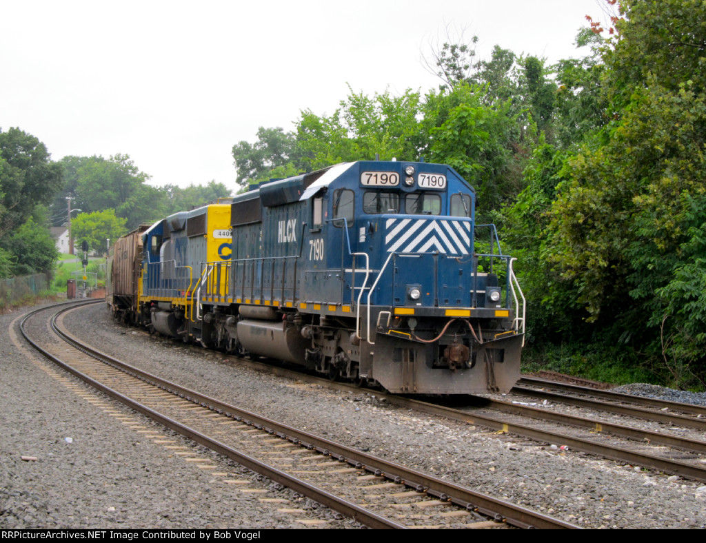HLCX 7190 and CSX 4402